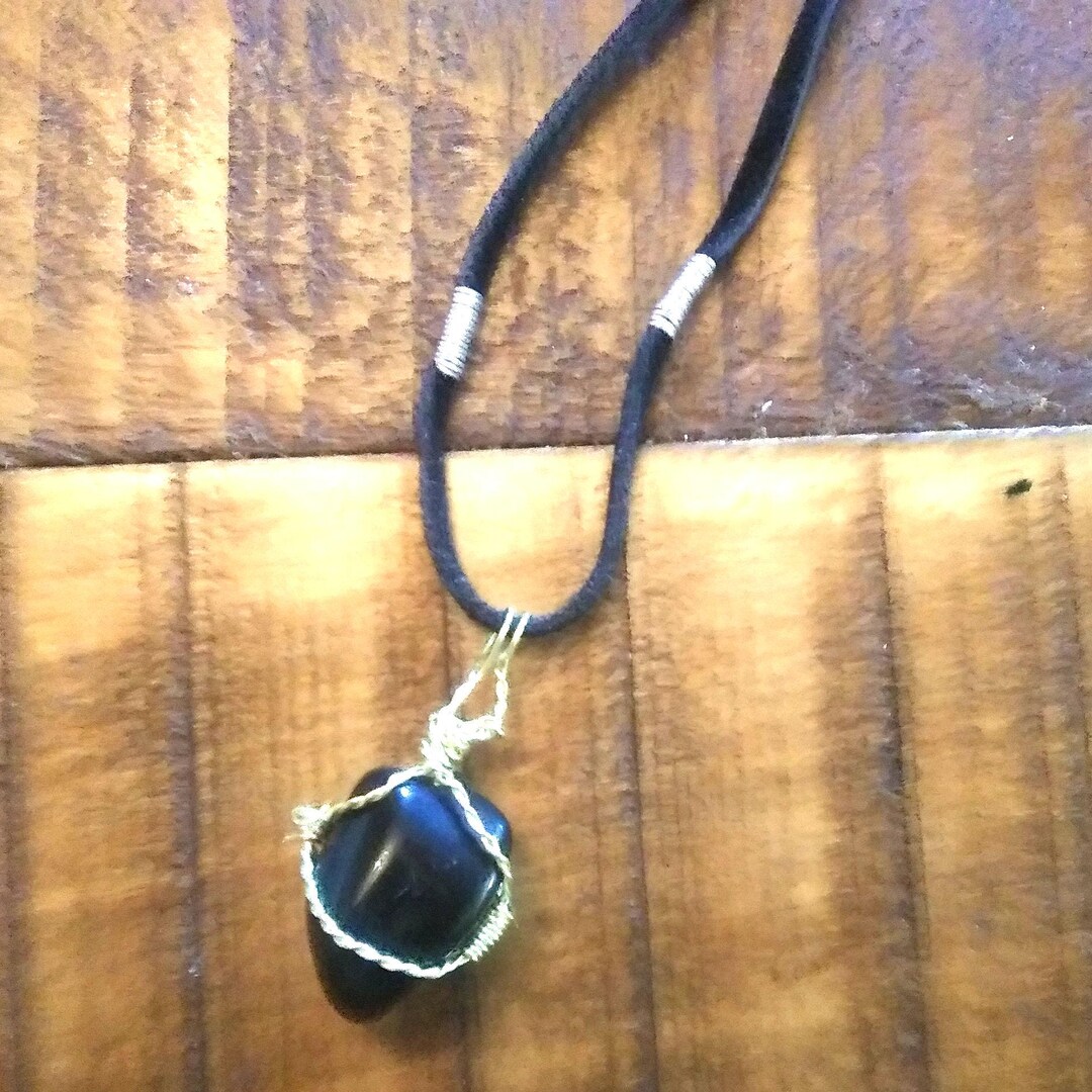 Apache Tear Obsidian Stone Pendant With Gold. - Etsy