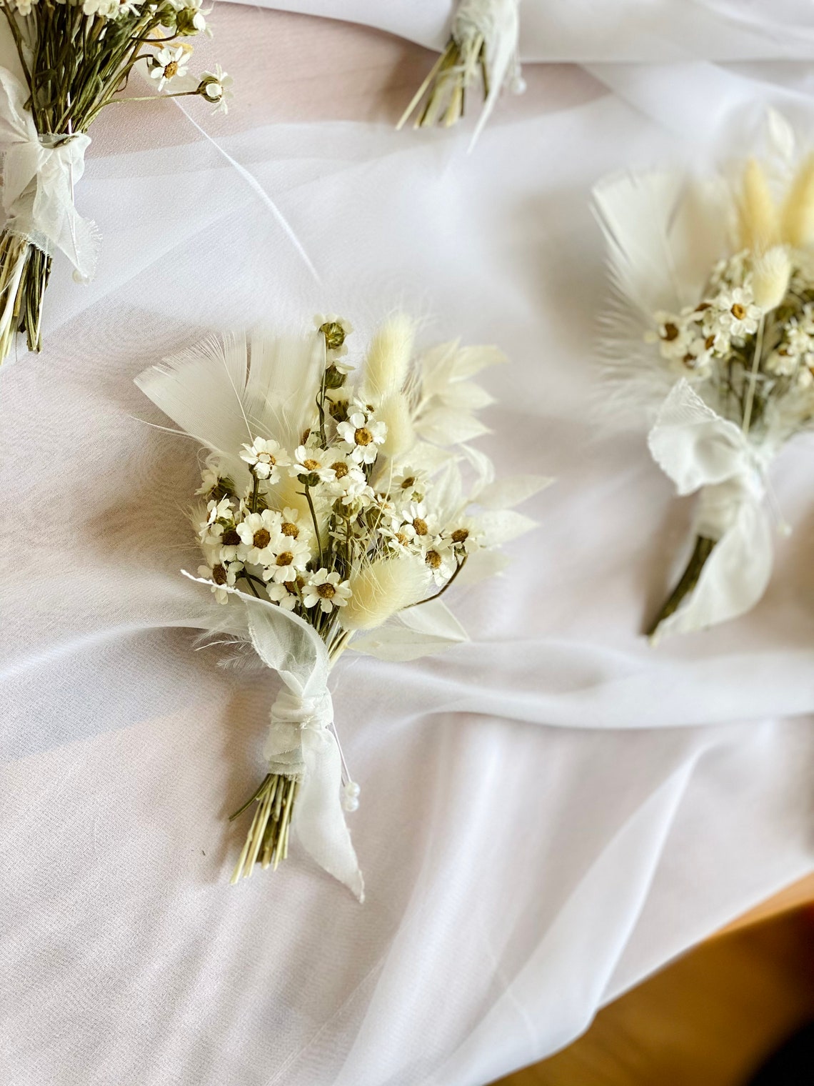 Set of 3white Buttonholes/daisy Dried Flower - Etsy