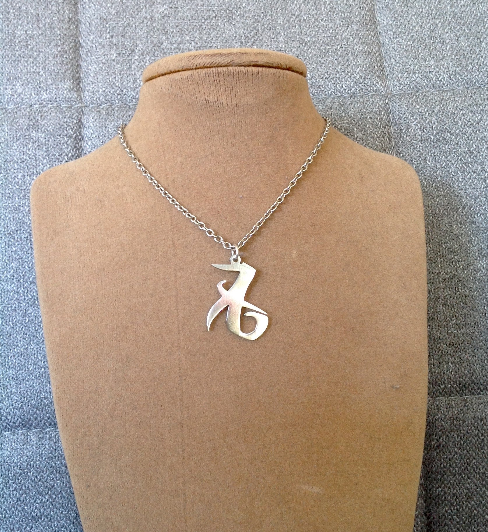 Shadowhunters Love Rune Charm Collar - Etsy España