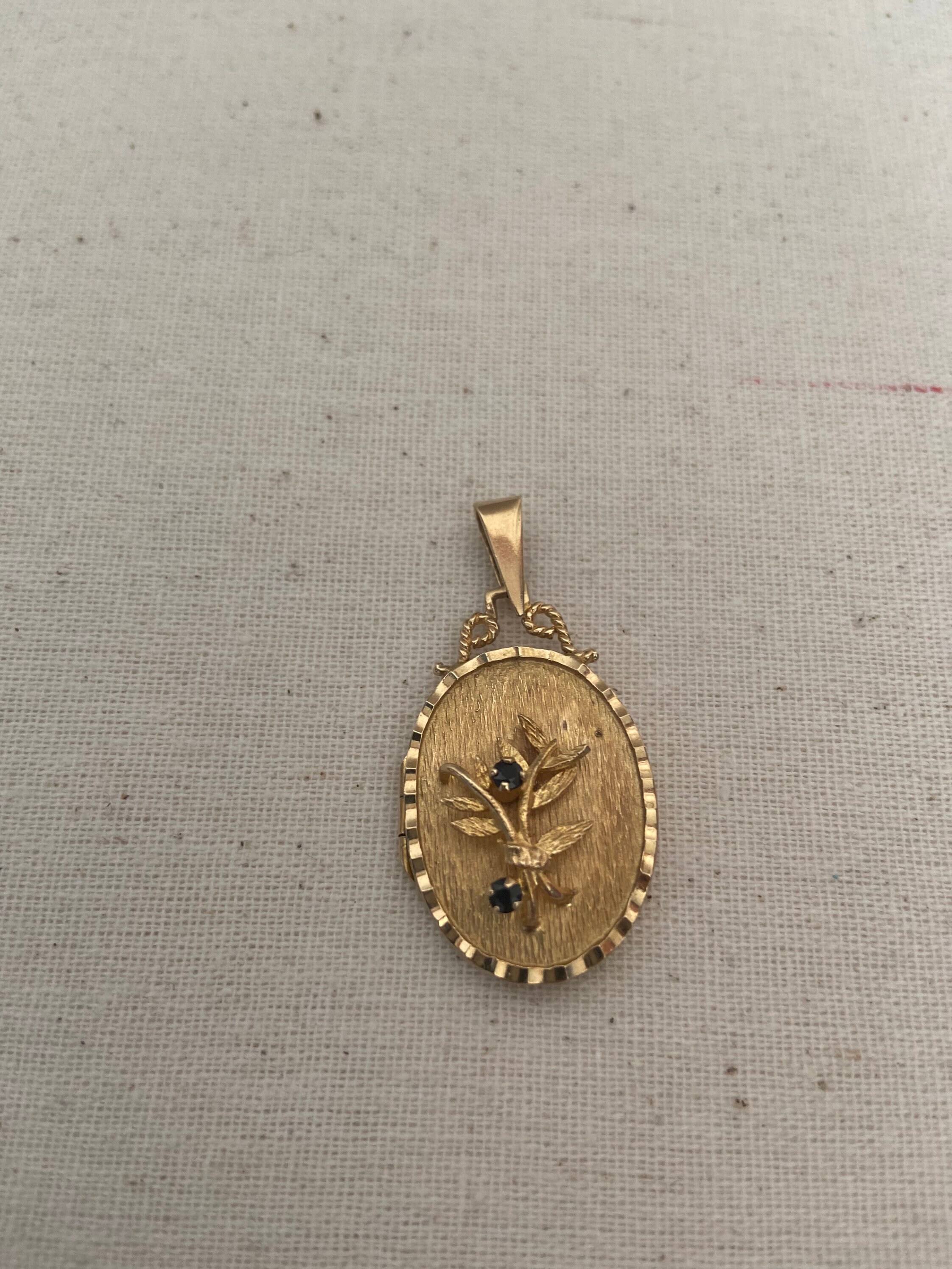 Huge 9ct Gold Locket Antique Heavy Solid 9k 376 Gold Photo Memento 7.18 ...