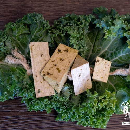 Berry Balsa Fling Fruit Flavored Chew Toy for Rabbits - Etsy