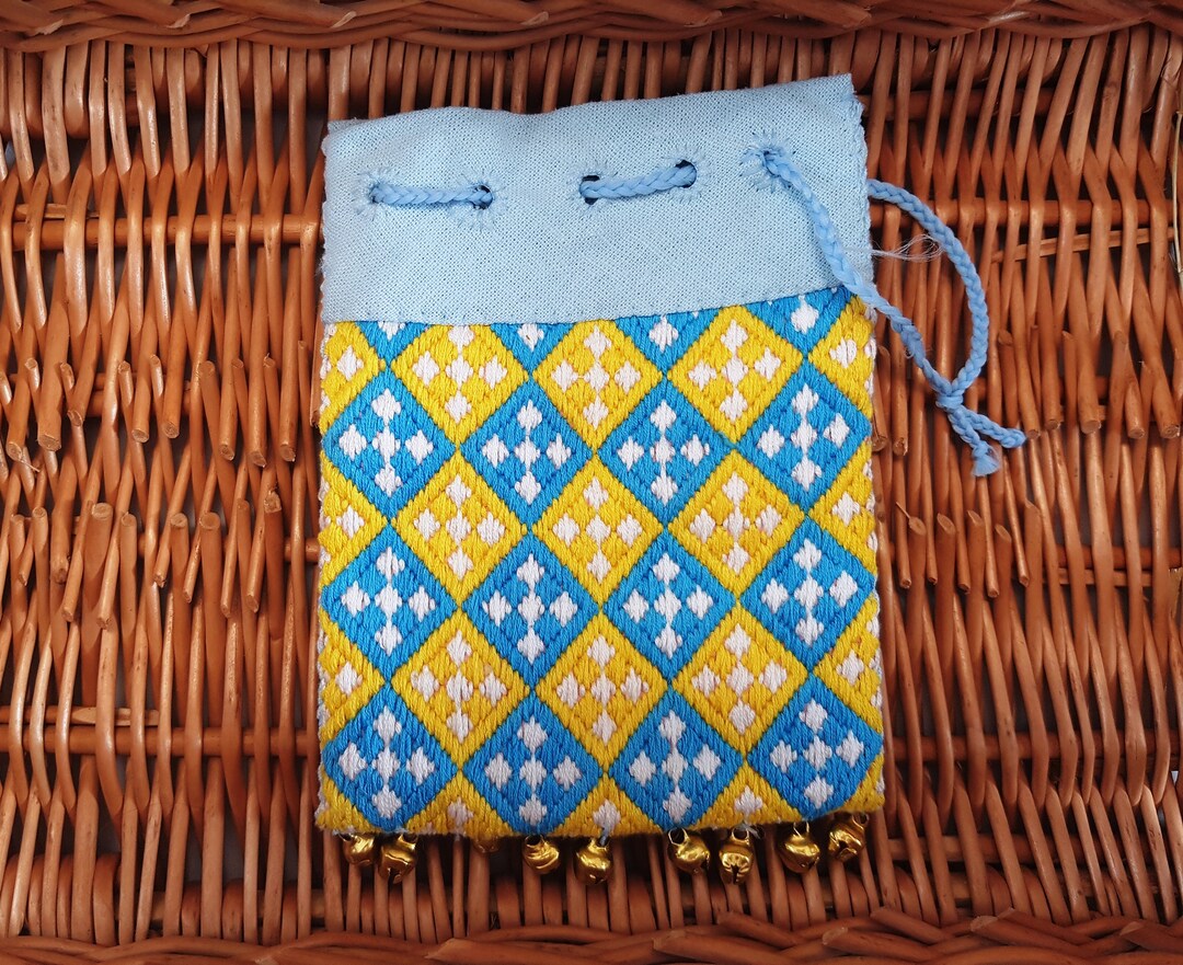 Medieval Embroidered Coin Purse 14th Century, Yellow White Blue Almoner ...