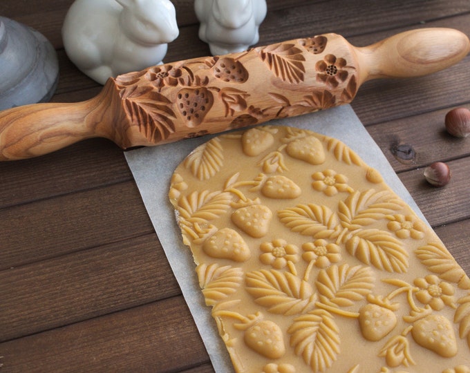 The magic rolling pin for a beautiful cookie by PippaWoodCraft