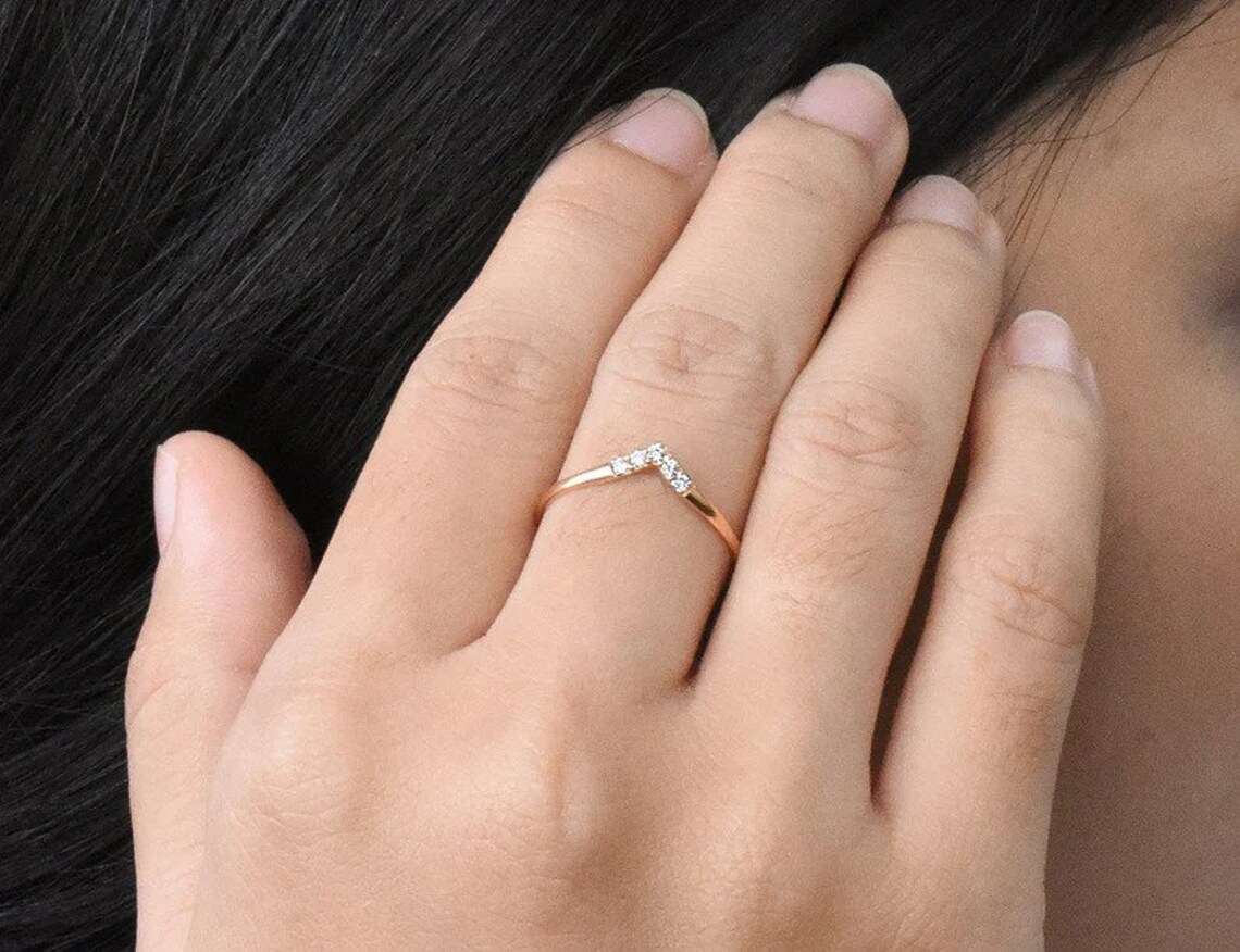 V Shape Diamond Ring / Diamond Chevron Ring Diamond Wedding - Etsy