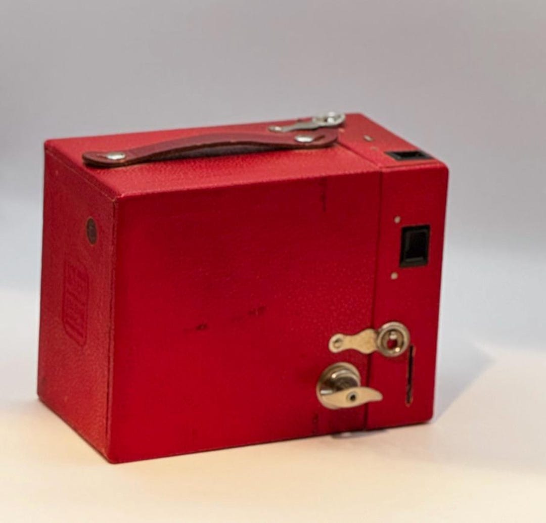 1930s Eastman Kodak Vintage Rainbow Hawk-eye Box Camera, No. 2, Model B ...
