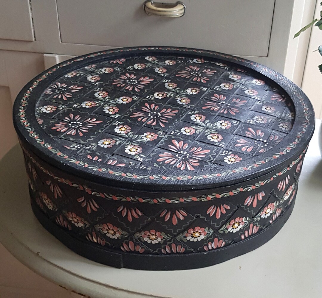 Large Hand-painted Crispbread Box, Chip Box With Lid - Etsy