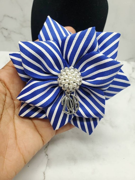Zeta Inspired Flower Brooch | Etsy