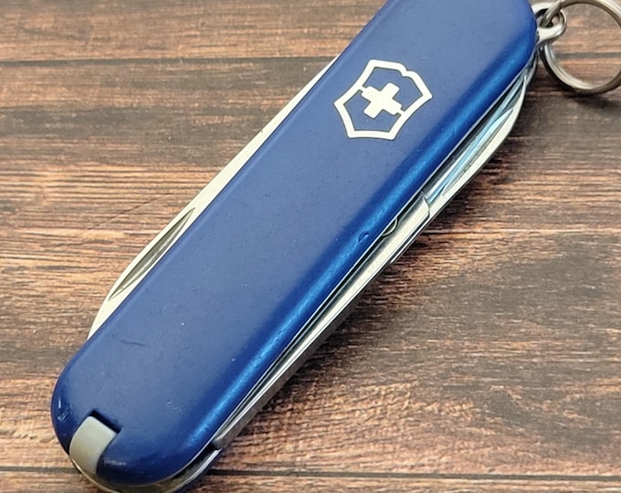 Victorinox Classic SD Knife Made in Switzerland 58mm Closed Swiss Army ...