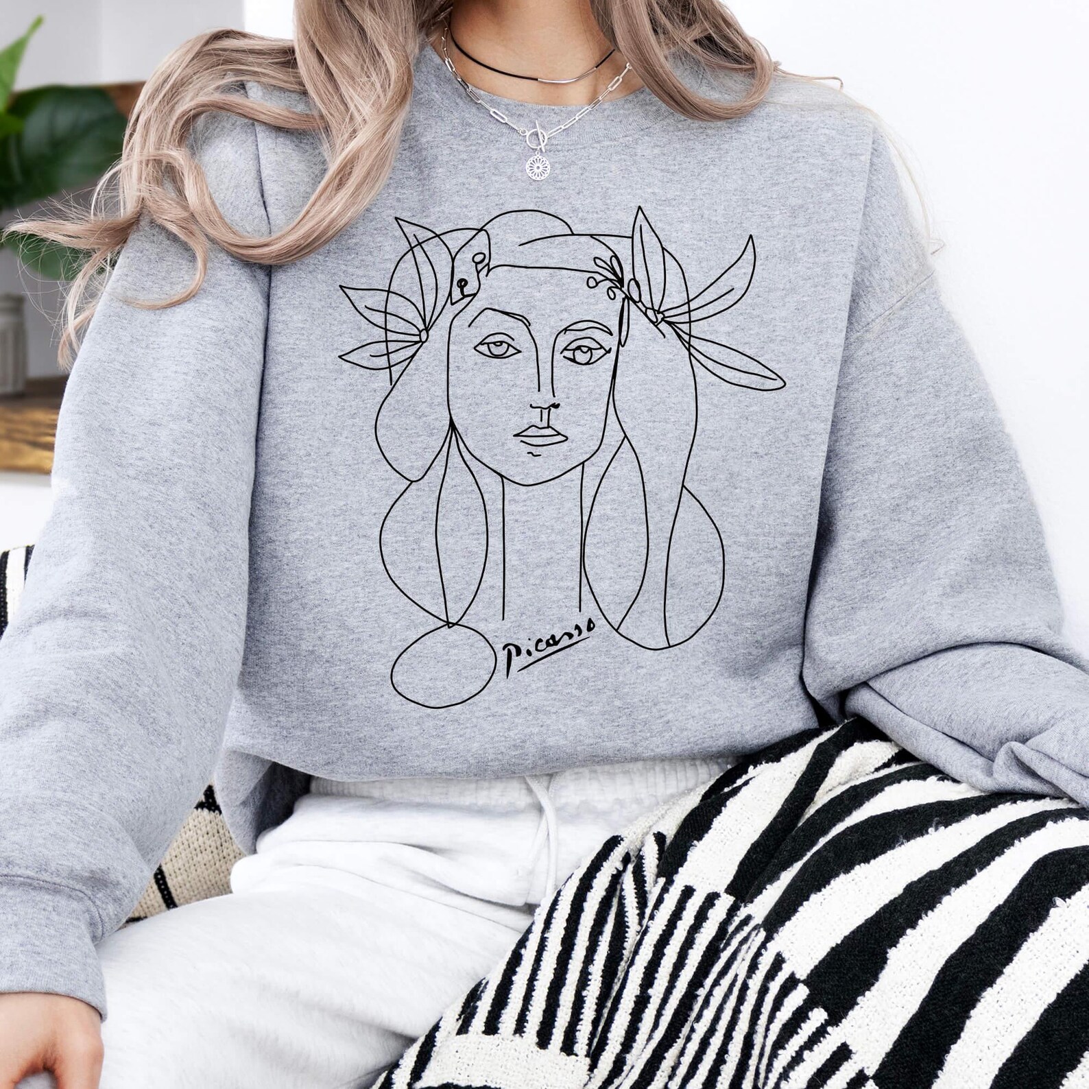 Art Muse Sweatshirt: Picasso Line Drawing, Minimalist Leaf Crown Hoodie ...