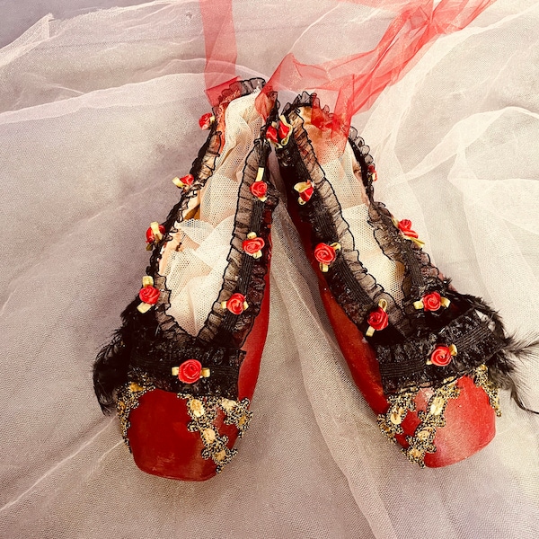 Nutcracker Pointe Shoe - Etsy