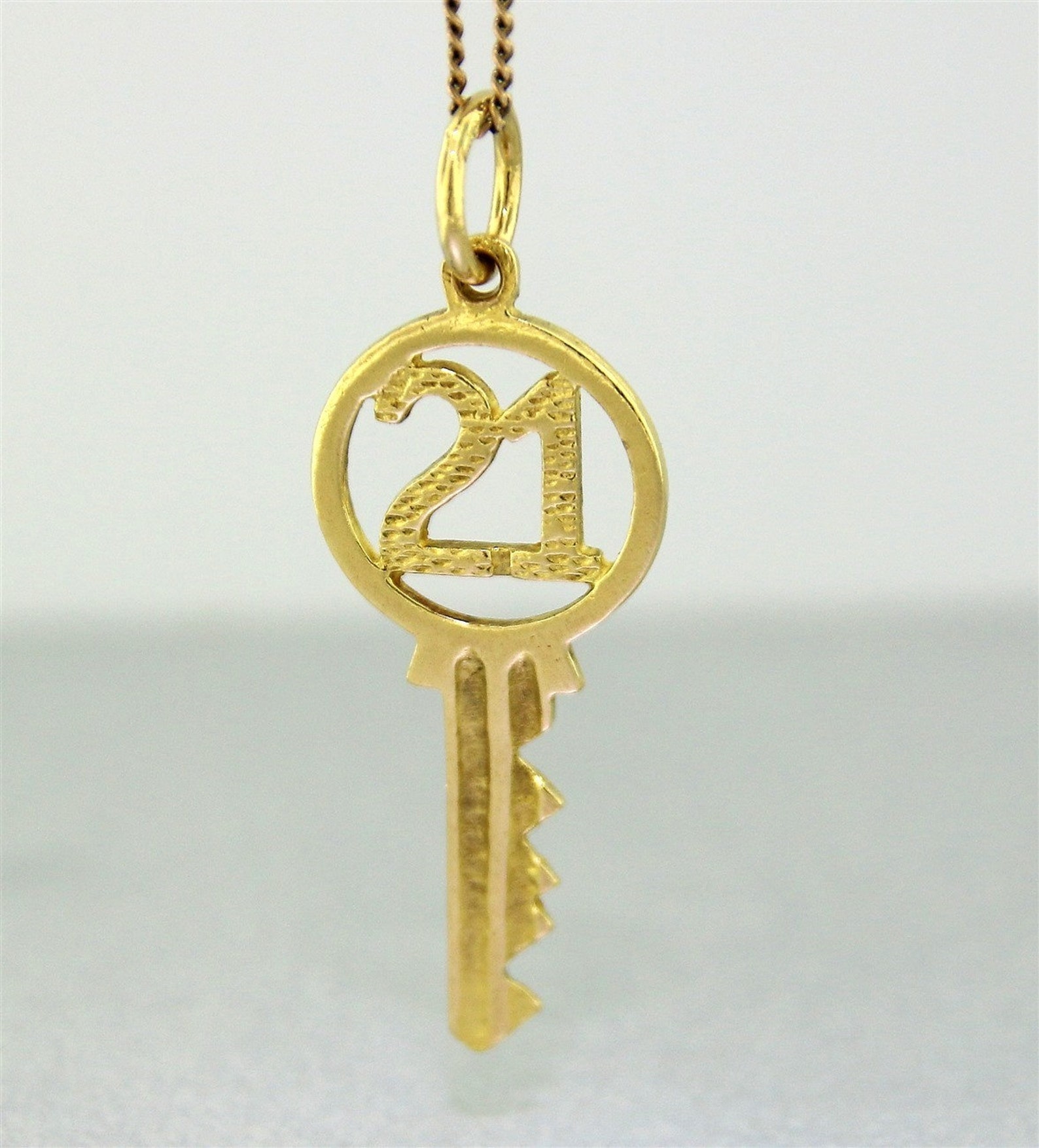 18k Yellow Gold 21st BIRTHDAY KEY PENDANT Guaranteed - Etsy