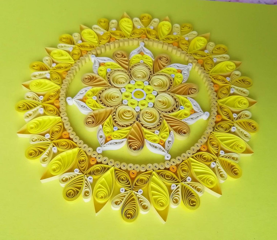 Solar Plexus Chakra Mandala Quillingbild | 3D Papier Kunst | Tisch- und ...