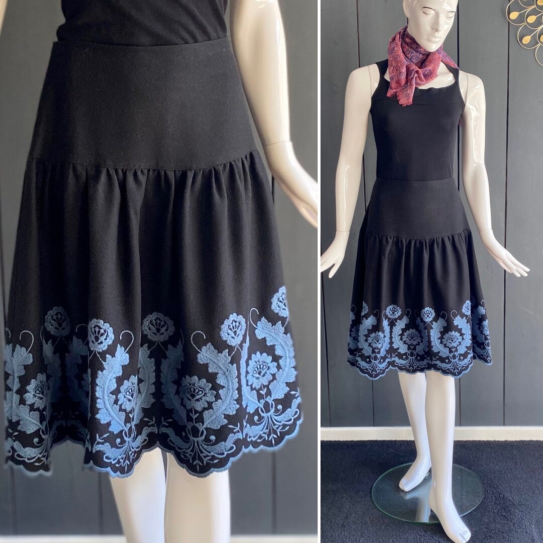 Lovely Vintage 90s Boho Chic Folk-inspired Skirt in Black Wool With ...
