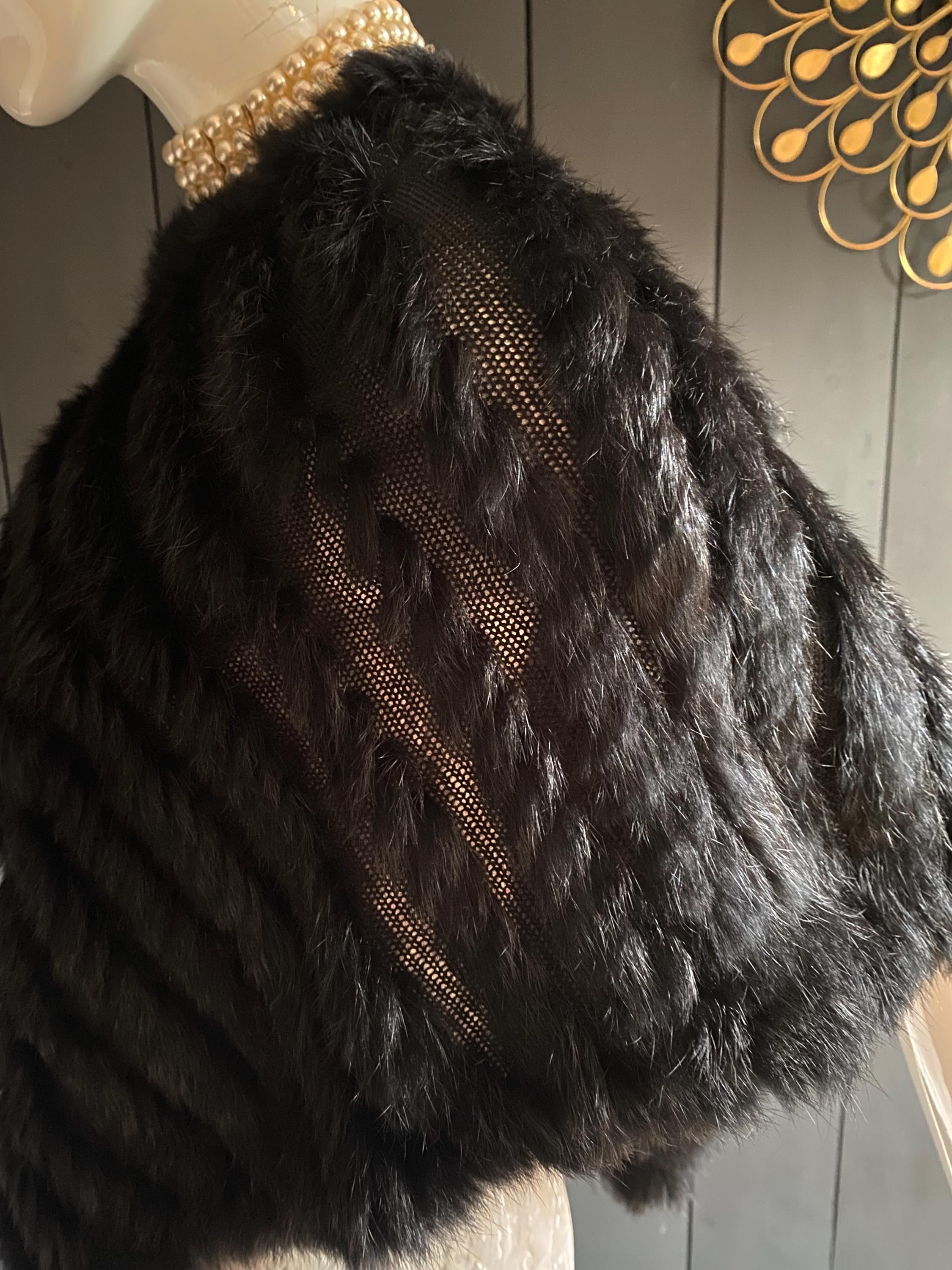 Vintage Late 60s–70s Ribbed Knit Fur-effect Stole / Poncho in Black ...