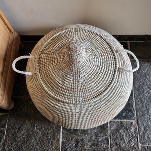 Afrikaanse Traditionele Handgemaakte Zeegras Fairtrade Witte Mand Uit ...