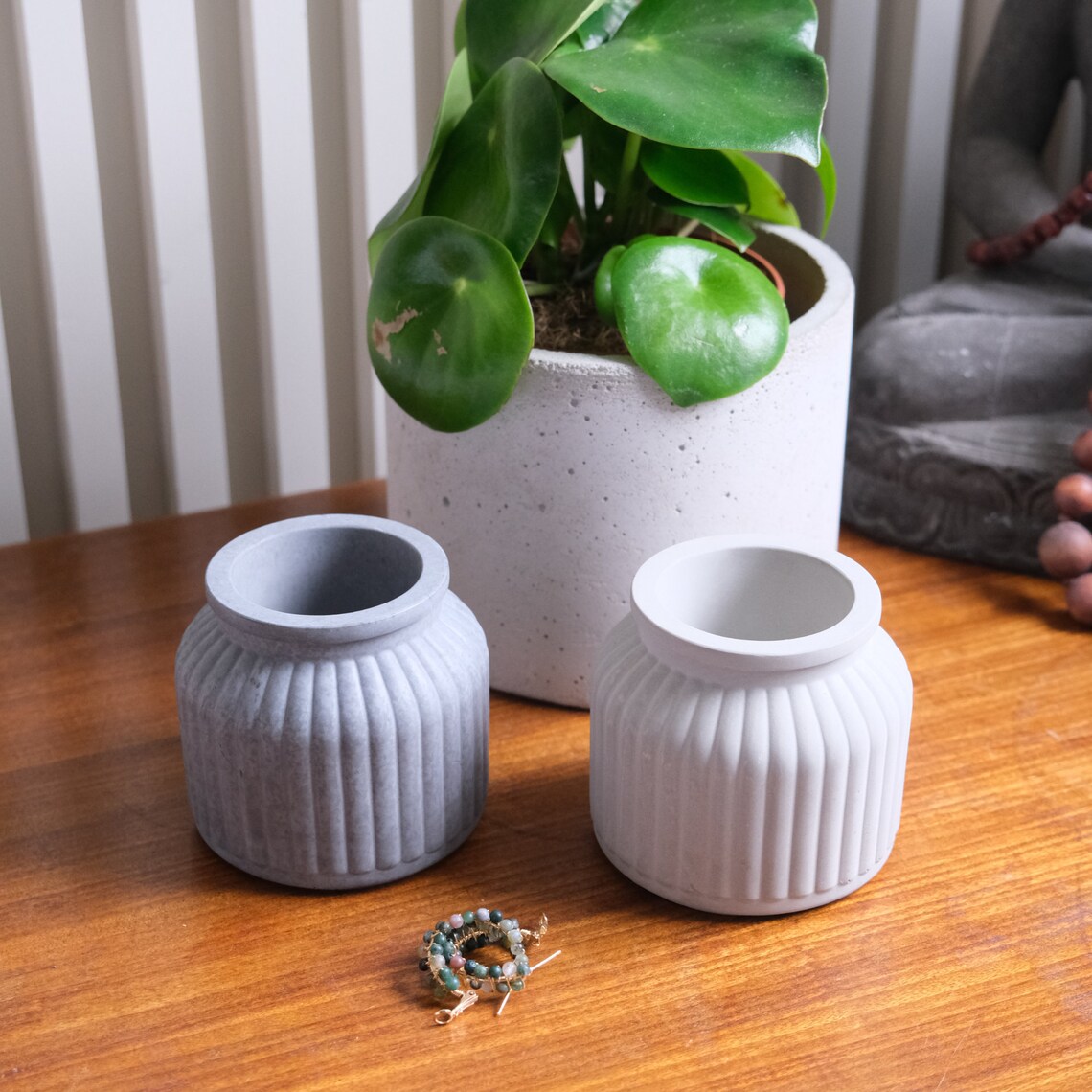 Round Ribbed Concrete Jar, Handmade Round Concrete Candle Holder ...