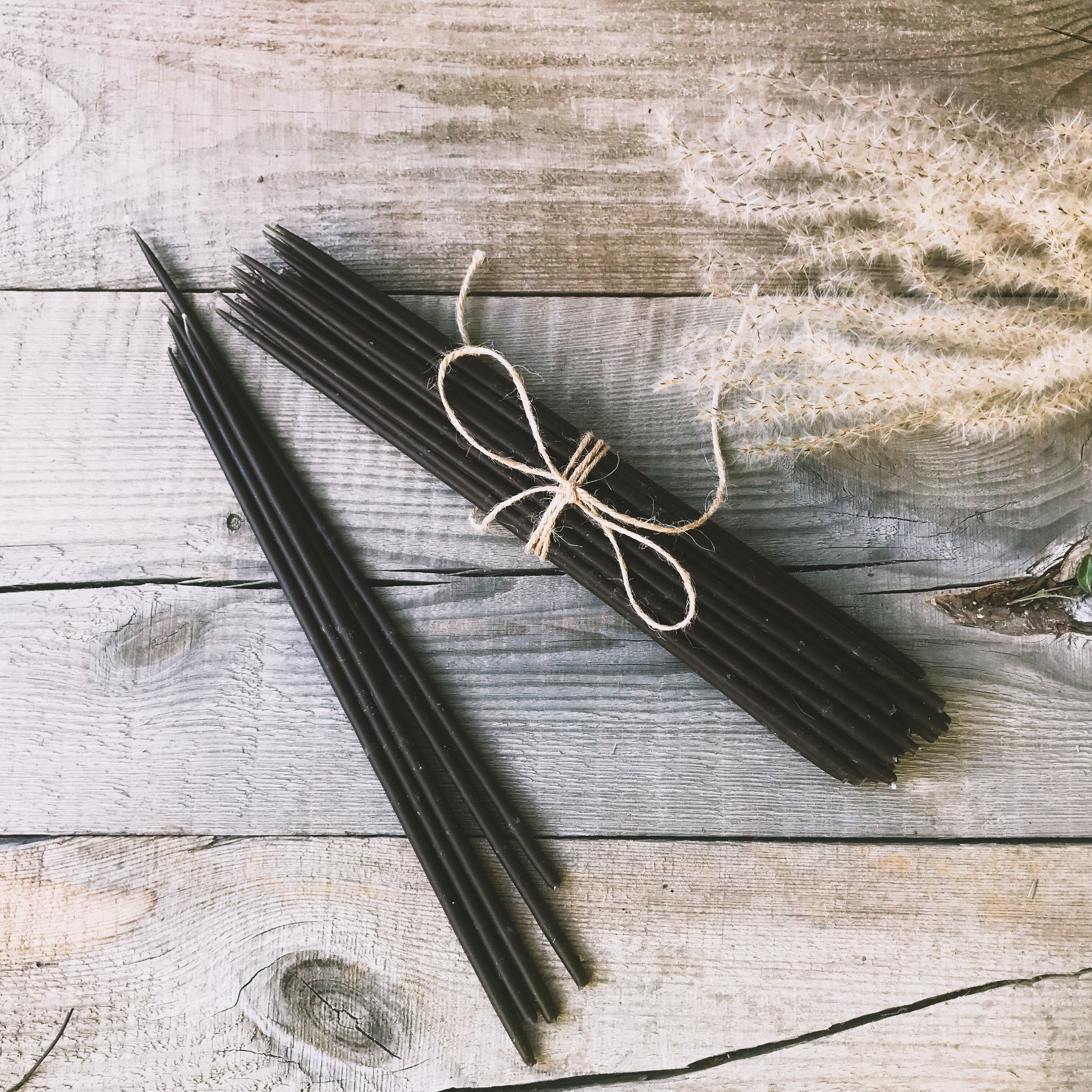 Set of 30 Thin 100 % Natural Beeswax Hand-dipping Candles in Stylish ...