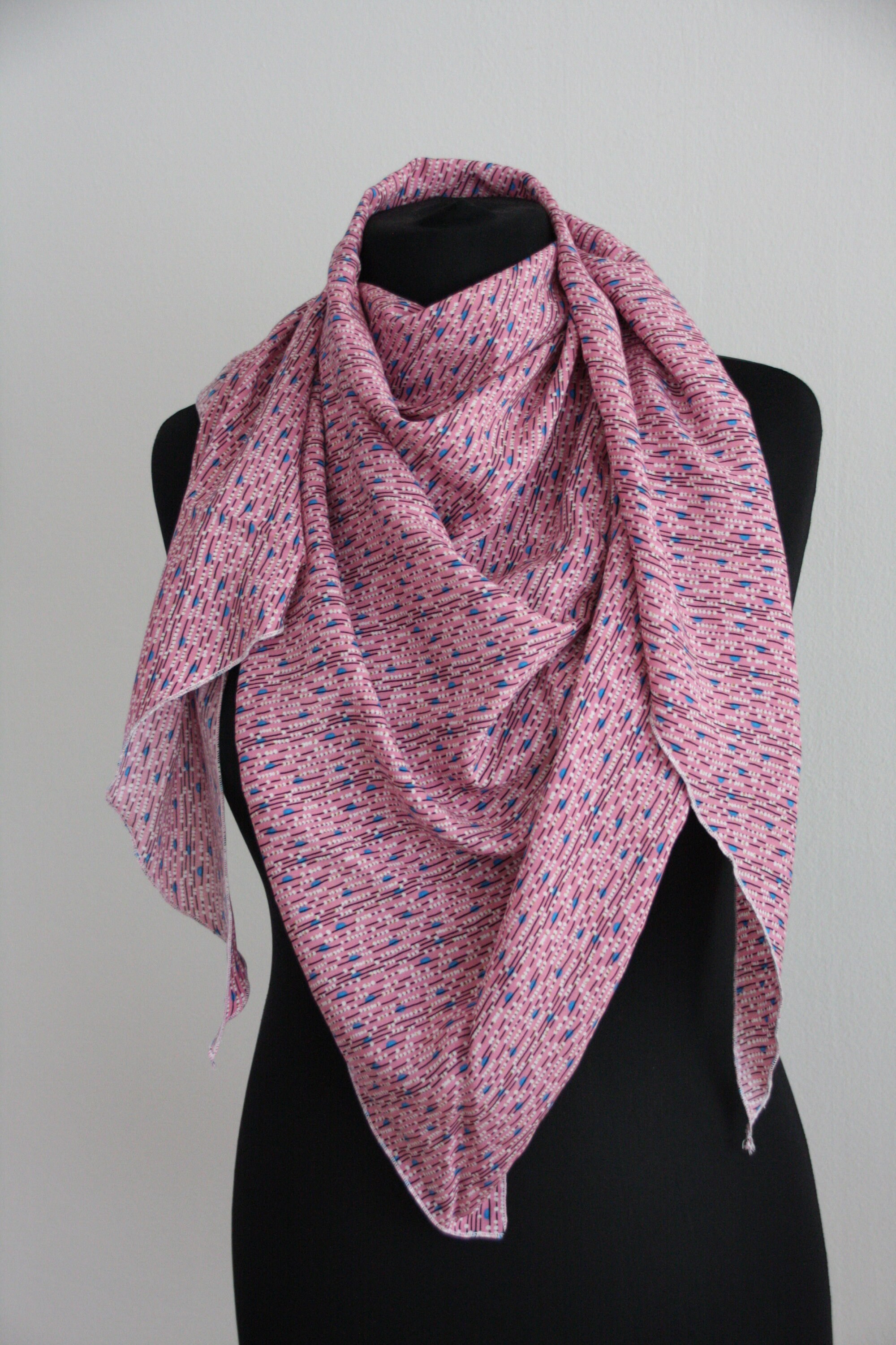Lightweight Triangular Scarf Pinky - Etsy UK
