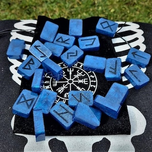 Handmade Set of 24 Resin Runes With Luxury Gift Bag Viking Vegvisir ...