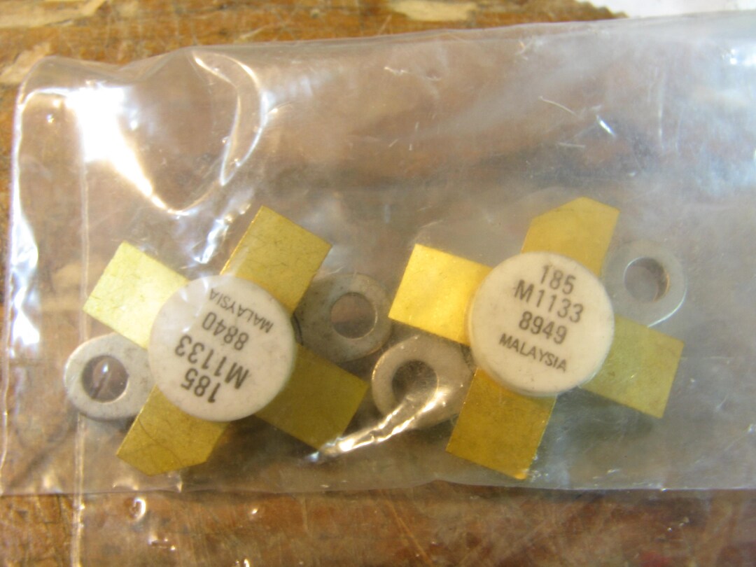 Qty 2 M1133 Motorola RF Transistors Vhf Types PA OR Driver Types Tested ...