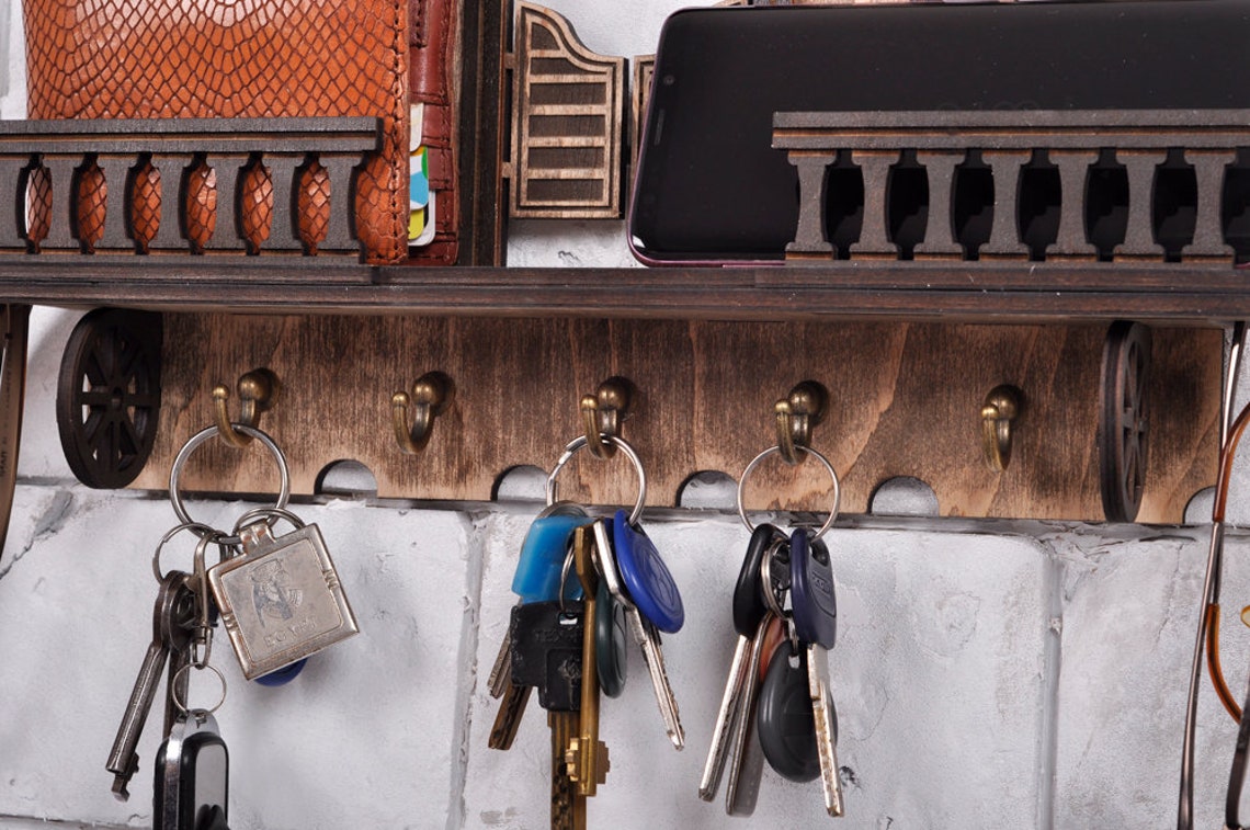 Personalized Key Holder. Custom Wood Key Holder for Wall. - Etsy