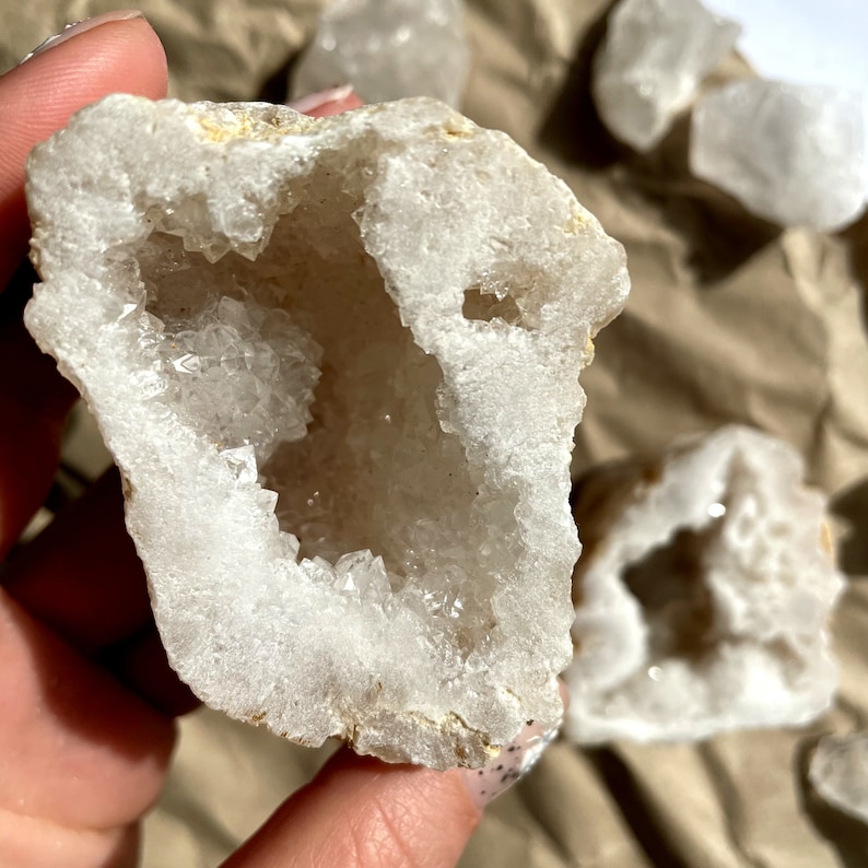 White Quartz Geode Sparkly Raw Geode Aura Quartz Cluster - Etsy