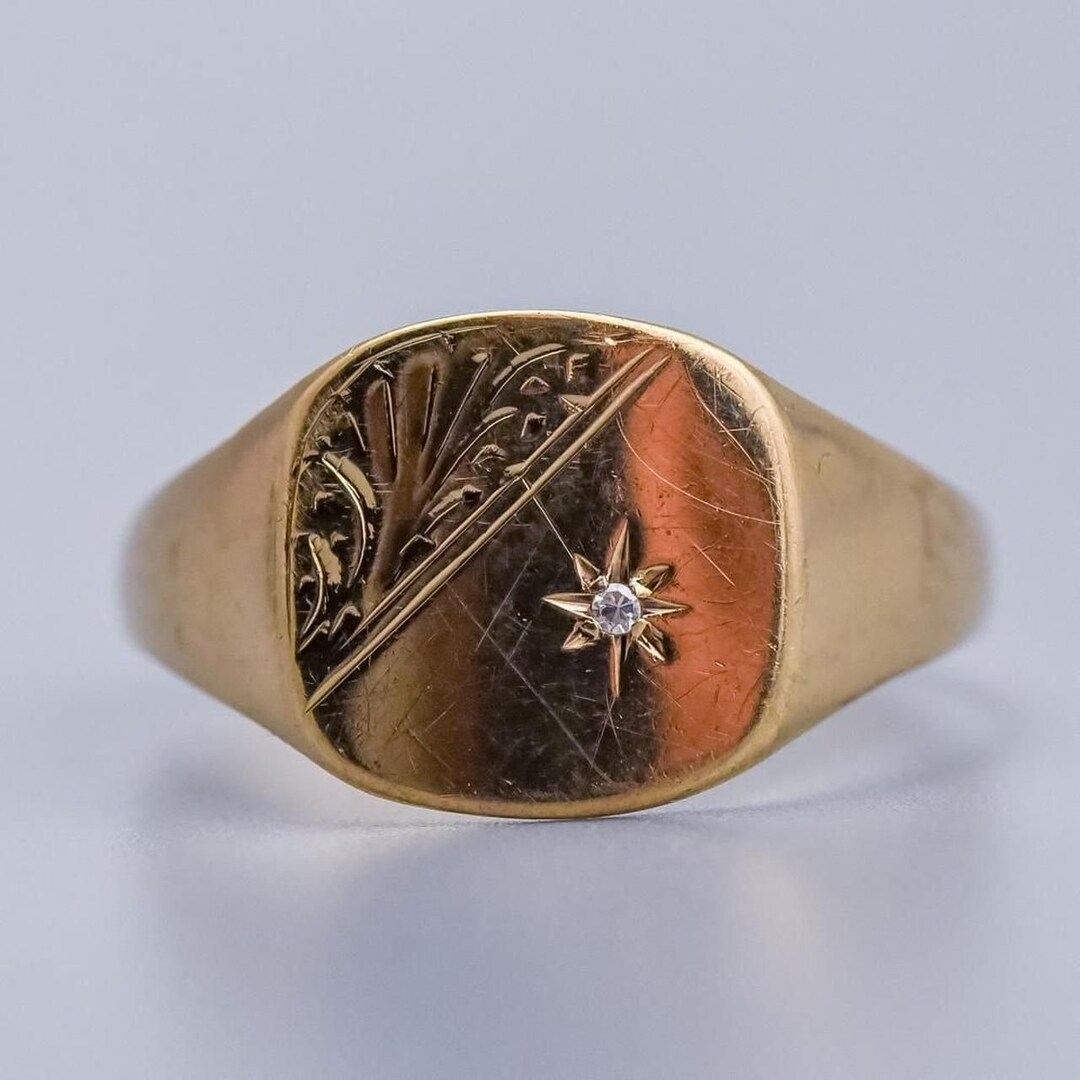 Solid 9K Gold Square Signet Ring With Swirl Patterned Corner and Star ...