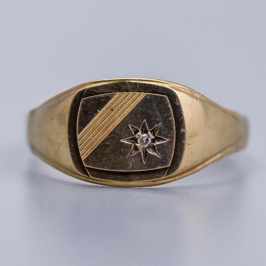 Solid 9K Gold Rectangular Signet Ring With Lined Corner and Star Etched Diamond - Etsy