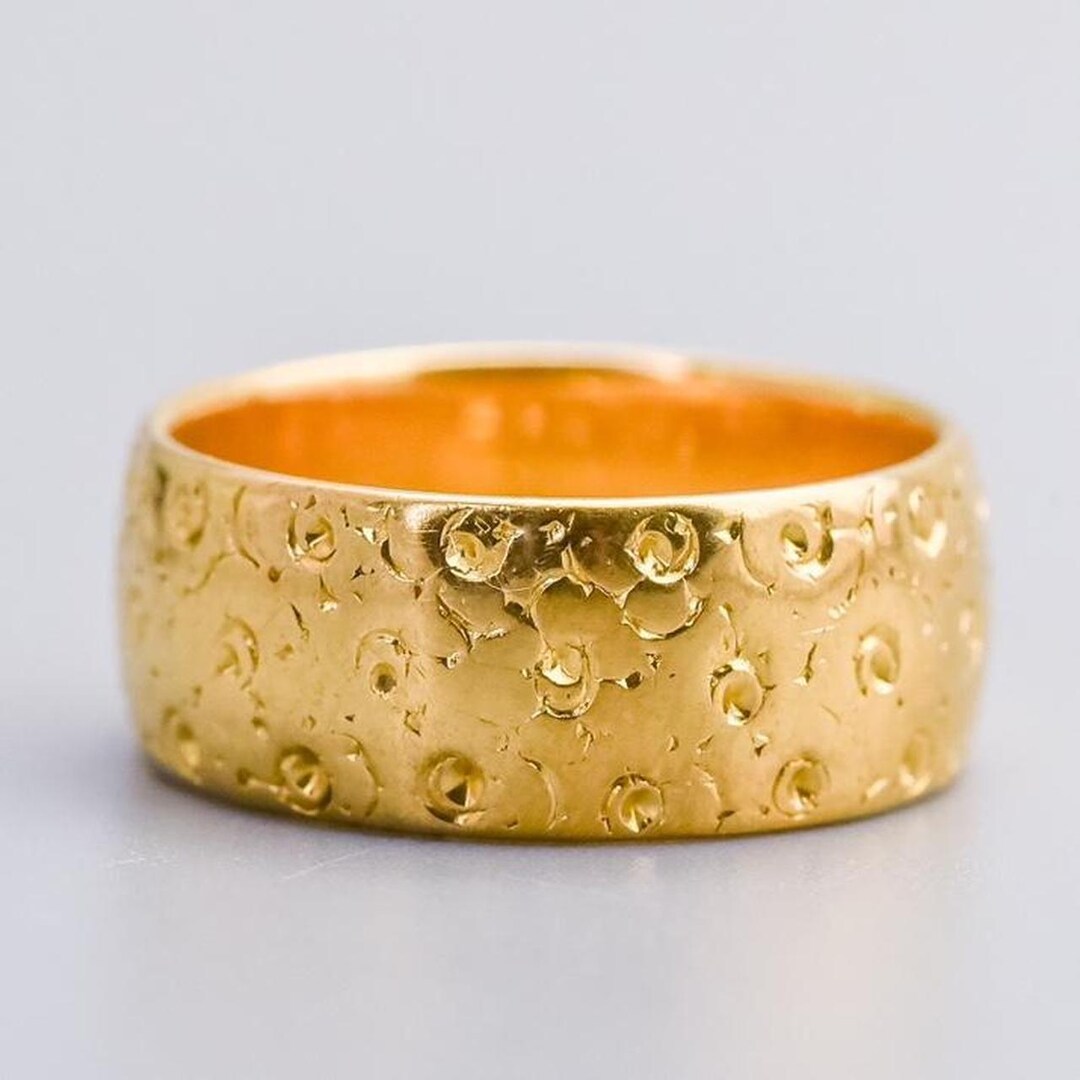 Solid 18K Gold Patterned Band - Etsy