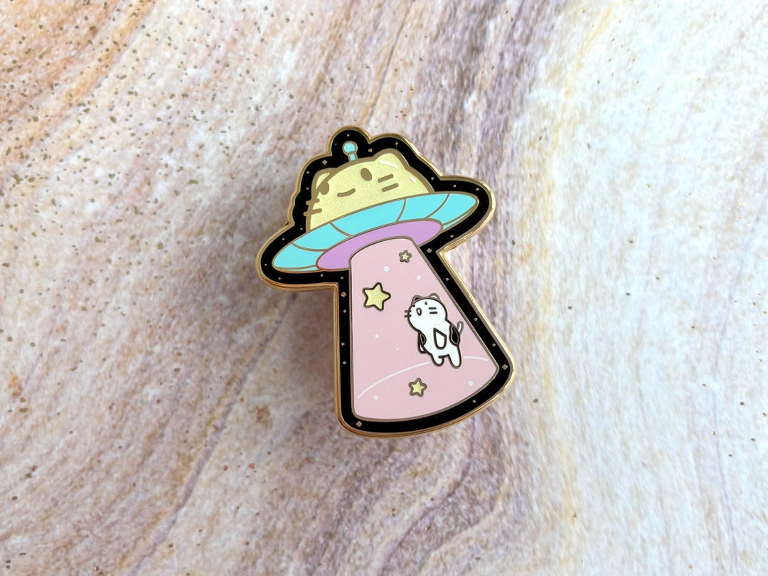 UFO Alien Enamel Pin, Cute Extraterrestrial Aircraft Lapel Pin, Gifts ...