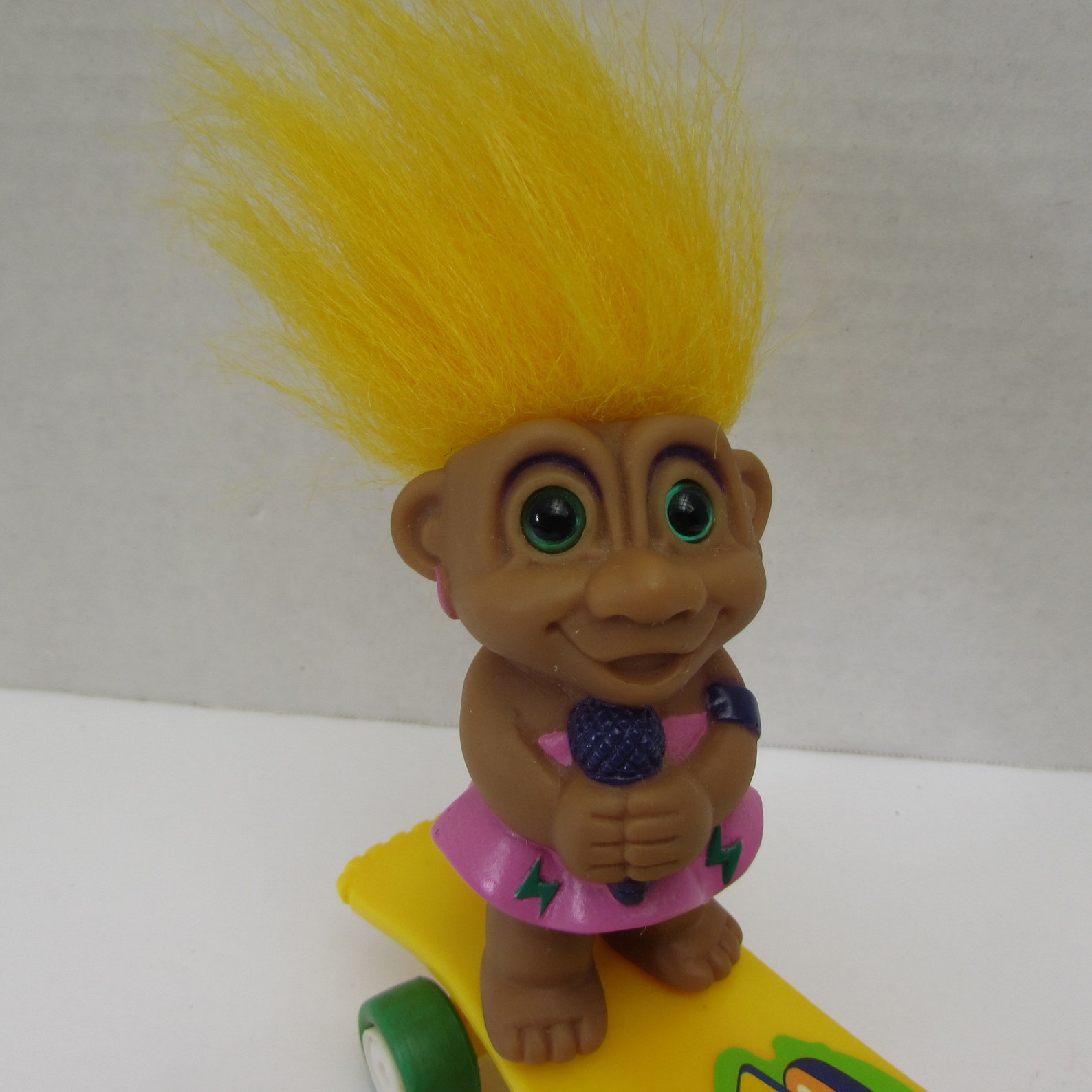 Vintage Skateboarding Singing Diva Troll 3.5 Body Yellow - Etsy