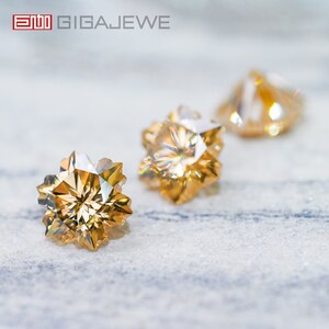 GIGAJEWE Gold Color Snowflake Cut 11.8mm 5.0ct Excelent Cut Moissanite ...