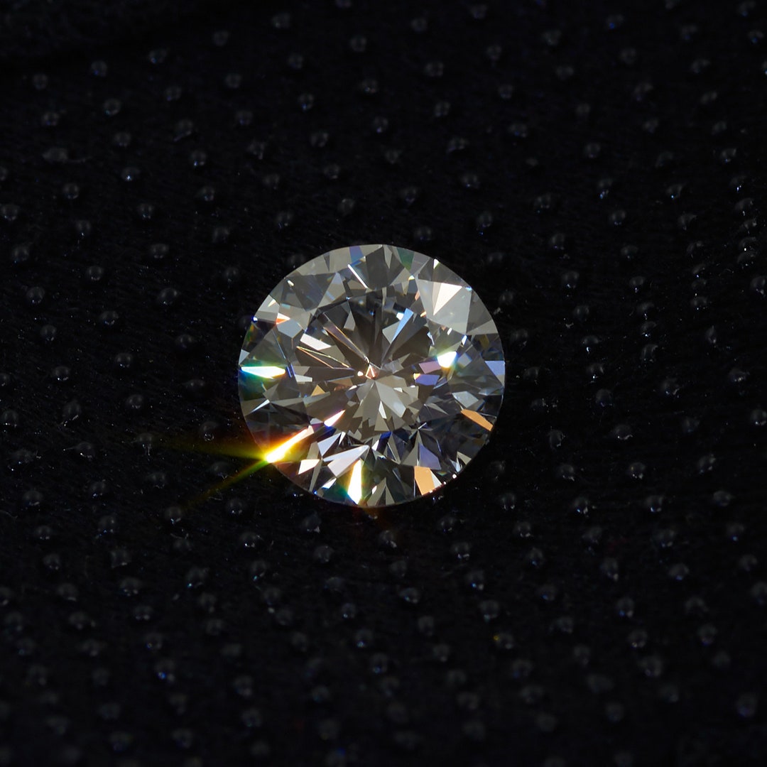 Lab Grown Diamond of Polished Diamond With White Color Round Shape ...