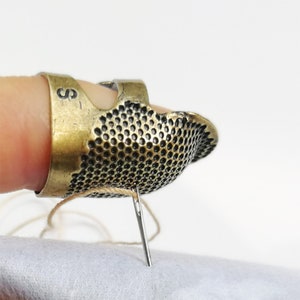 Wholesale and Retail Adjustable Brass Thimble Sewing Tool Finger ...