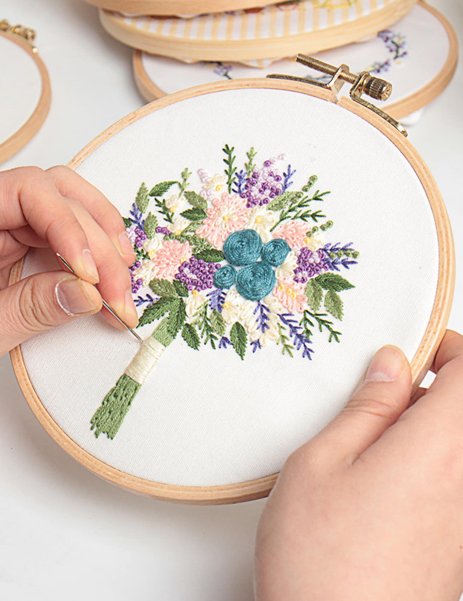 Handmade Embroidery Art Hand Embroidery Bouquet Art Embroidered Flower ...