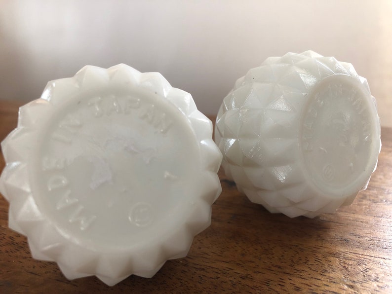 Hobnail Salt and Pepper Round Shakers From 1960's - Etsy Hobnail Salt and Pepper Round Shakers From 1960's - Etsy