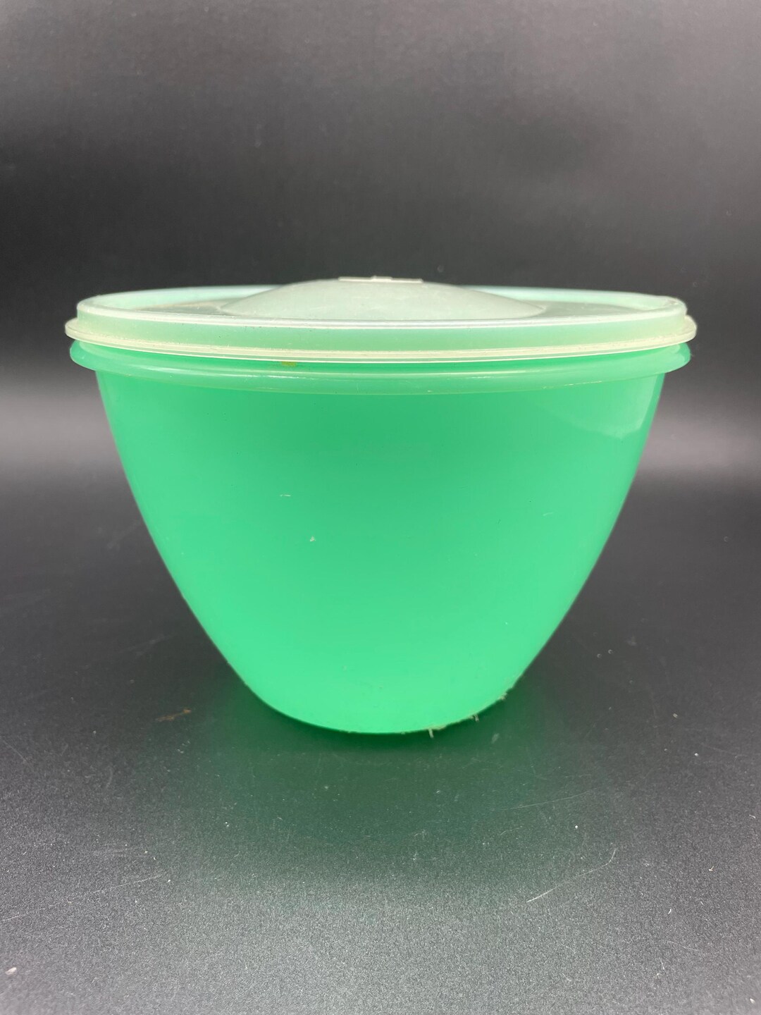 Vintage Tupperware Jadeite Colored Bowl Crisp-it 679-15, Lid is Clear ...