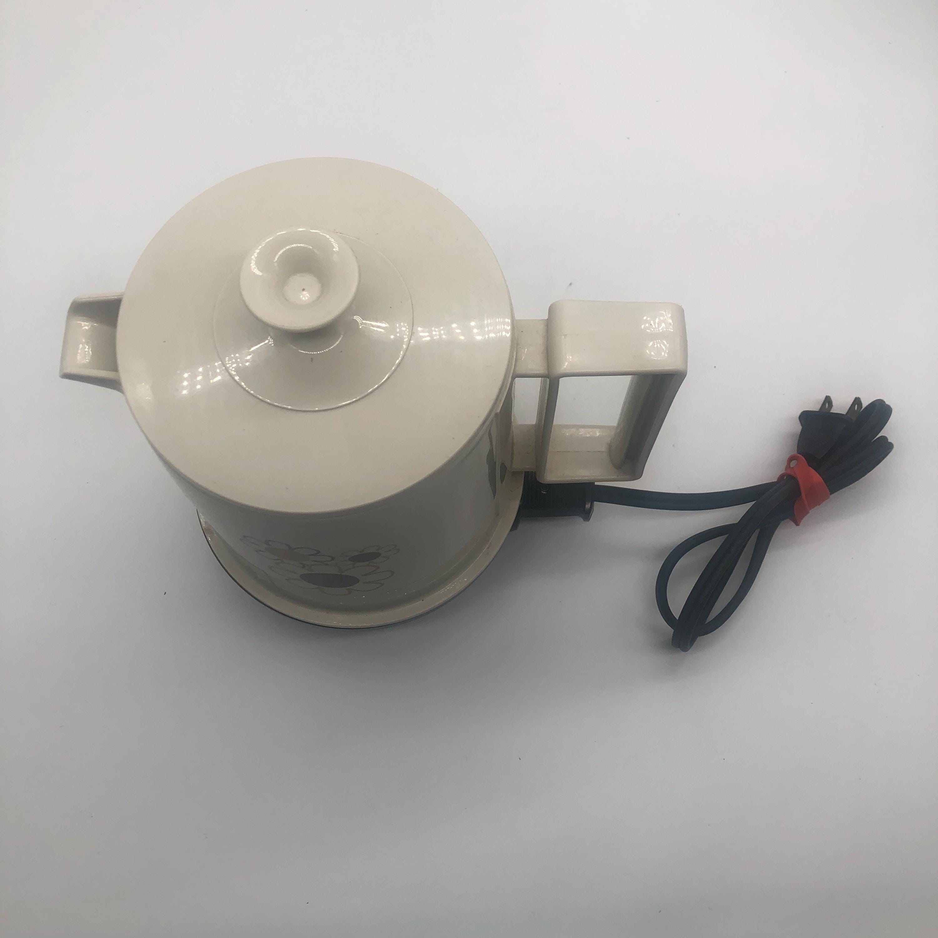 Cute Retro Poly Hot Pot Made by Regal in the 1970s Has Adorable Flowers ...