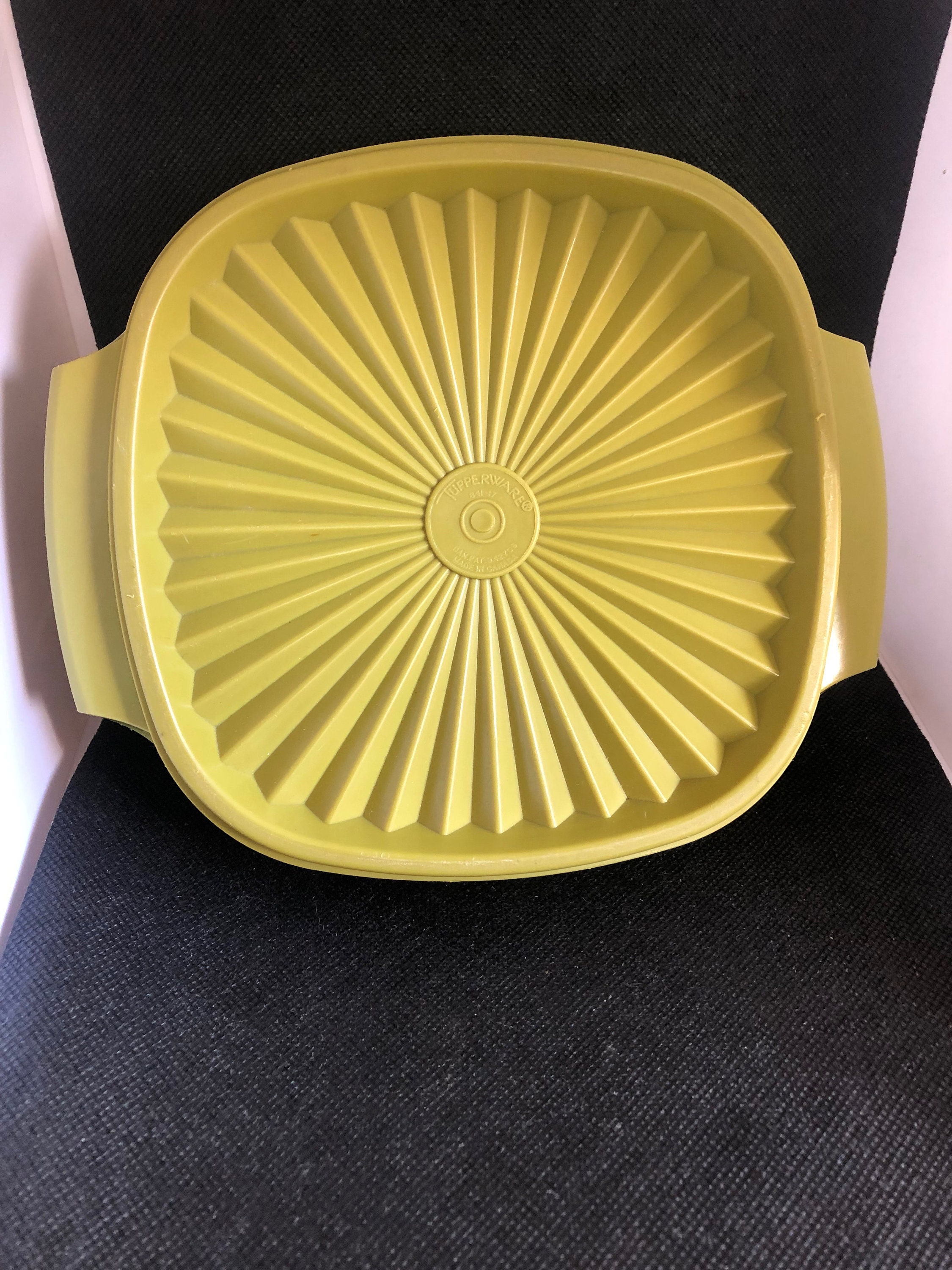 Vintage Tupperware Green Container With Lid 840-8 and 841-17 Made in ...