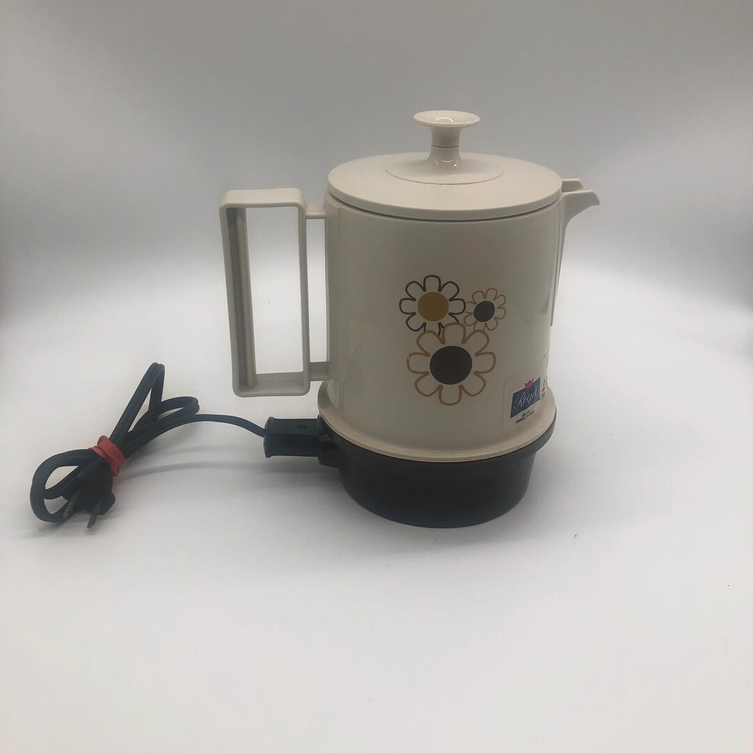 Cute Retro Poly Hot Pot Made by Regal in the 1970s Has Adorable Flowers ...
