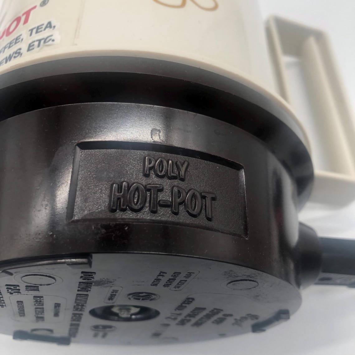 Cute Retro Poly Hot Pot Made by Regal in the 1970s Has Adorable Flowers ...