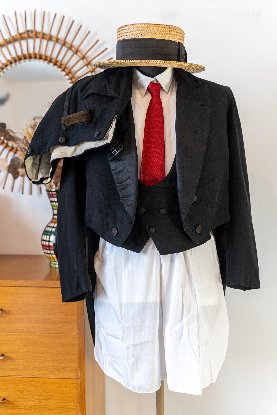 DATED 1929 Three Pieces Suit, Black Wool and Satin Lapels * Size 36 / S ...