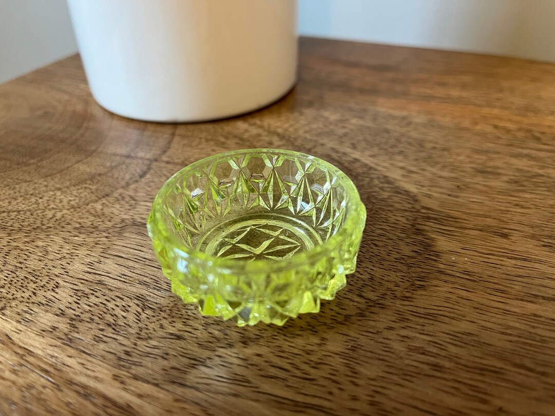 Mosser Pressed Cut Diamond Pattern Uranium Vaseline Glass Vintage Open ...
