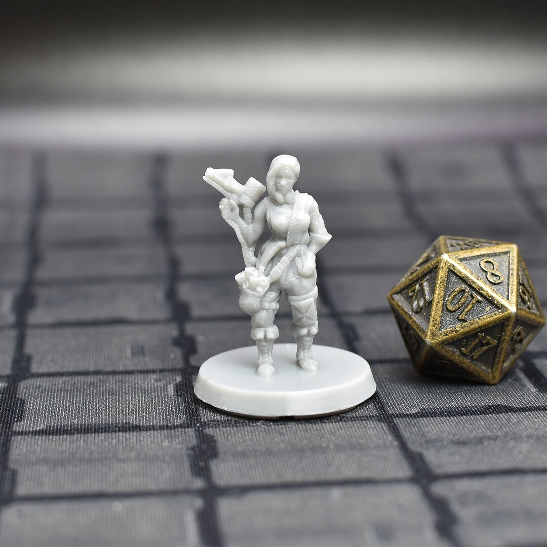 DND Miniature Female Cyberpunk Mechanic Miniature for Scifi Miniatures ...