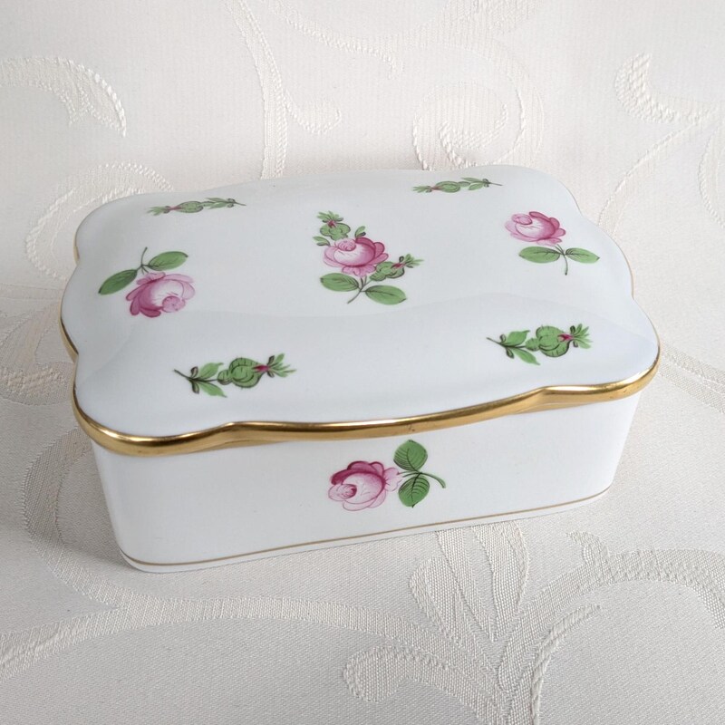 Porcelain Lidded Box - Etsy