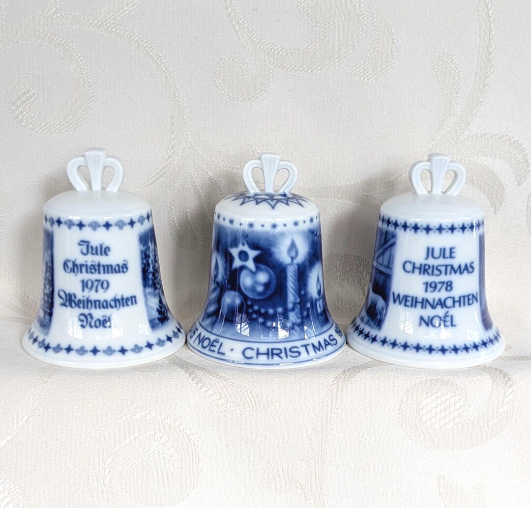 Jule Christmas Noël Christmas Porcelain Table Bell Vintage Bell 1975 ...