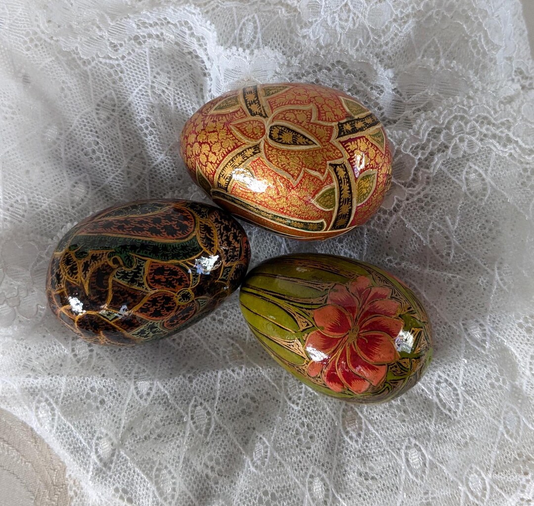 Vintage Wooden Eggs Decorative Eggs Eastern Europe Decorated Easter ...