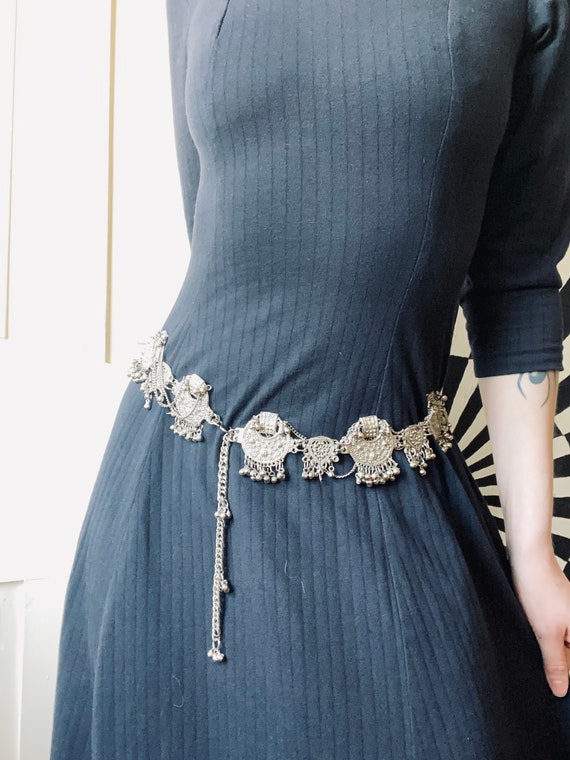 silver belly dancer chain - Gem