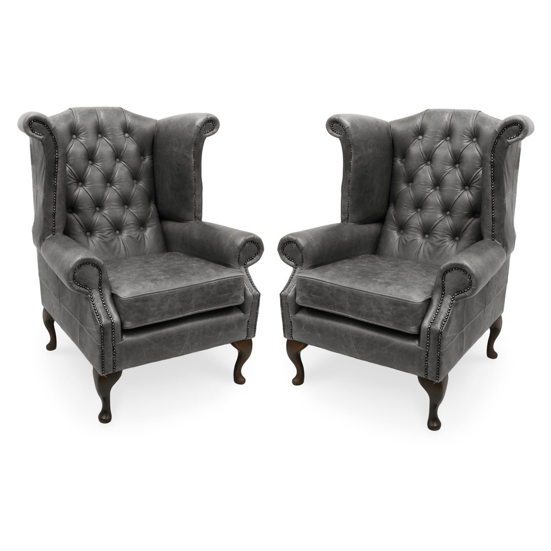 Un par de sillones Chesterfield Queen Anne con respaldo alto en cuero ...