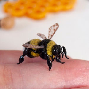 Realistic Bumble Bee Figurine, Apiary Gift Collection, Bumblebee ...